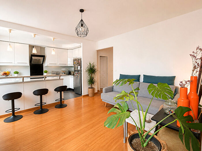 Appartement 3 pièces à Villeurbanne, République, Tolstoi, à vendre