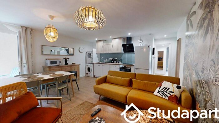 Appartement à louer - Saint-Cyprien, Toulouse - 1 pièce - 2 chambres