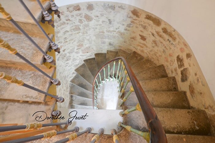 Maison à vendre - Saint-Chinian - 9 pièces - 6 chambres