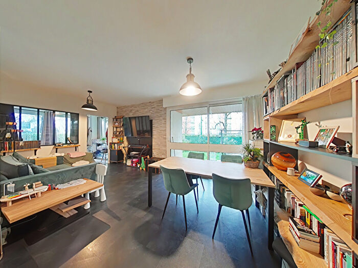 Appartement à vendre - Fontenay-le-Fleury, Hôtel de ville - 2 pièces - 1 chambre