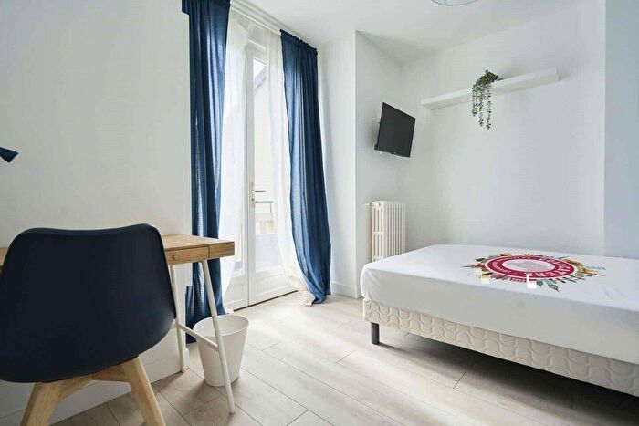 Appartement à louer - Gabriel Péri-Estienne dOrves, Colombes - 1 pièce