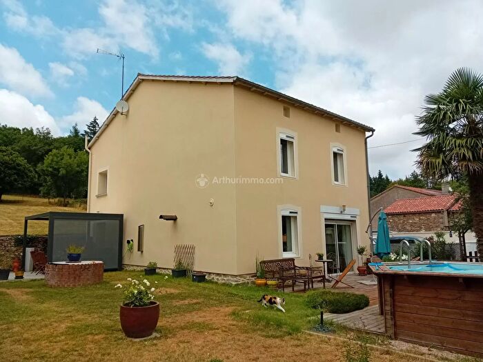 Maison 6 pièces à vendre à Saussenac
