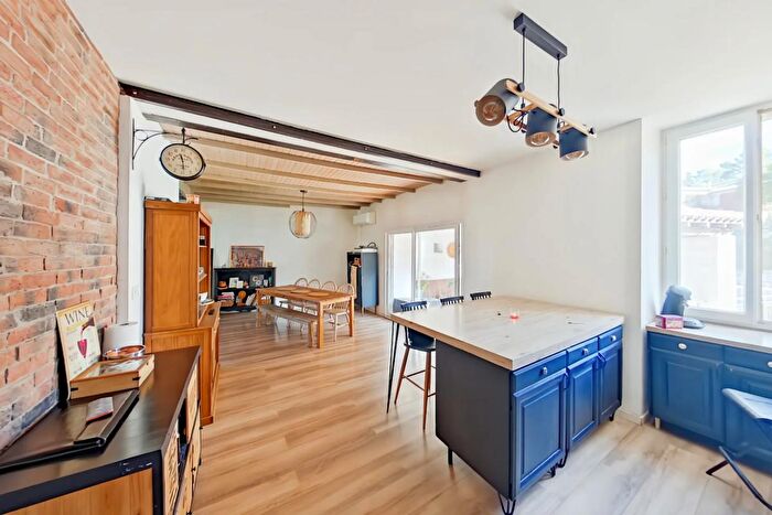 Maison à vendre - Langlade - 5 pièces - 5 chambres