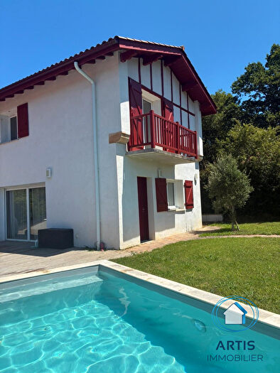 Maison à vendre - Saint-Pée-sur-Nivelle - 4 pièces - 3 chambres