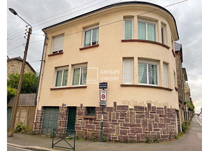 Maison à vendre - Quartiers Centre, Fougères, Sévigné - 6 pièces - 3 chambres