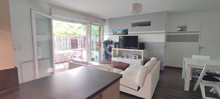 Maisons à vendre et appartements à louer - 1