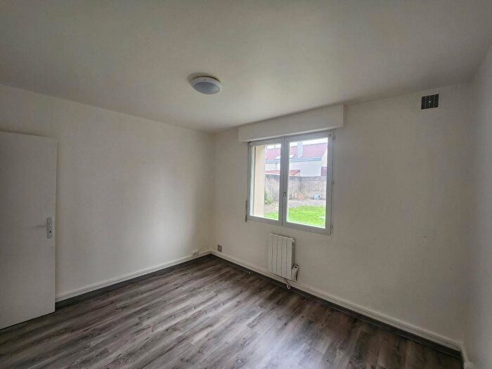 Appartement à louer - Le Plateau Pyramide, Athis-Mons - 2 pièces - 1 chambre