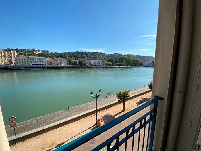 Appartement à louer - Sainte-Colombe - 3 pièces - 2 chambres