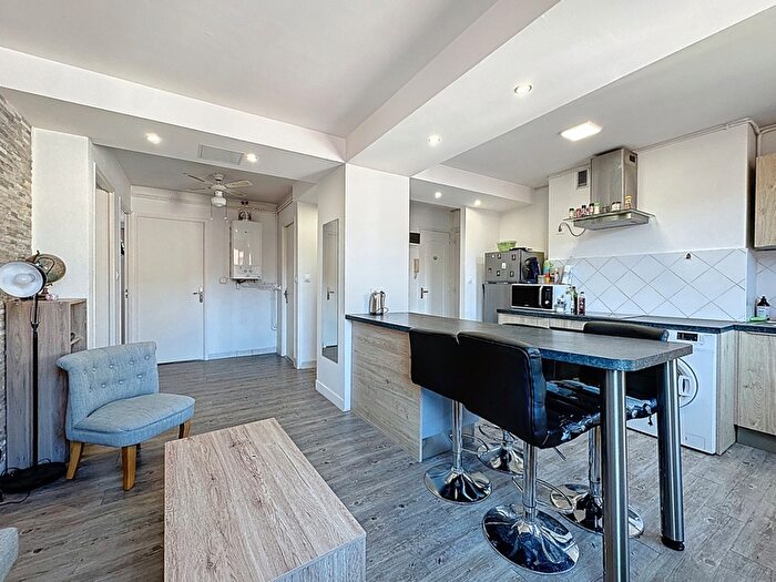 Appartement à vendre - Saint-Étienne, Saint-Roch, Vivaraize, Valbenoite, Centre Deux - 4 pièces - 3 chambres