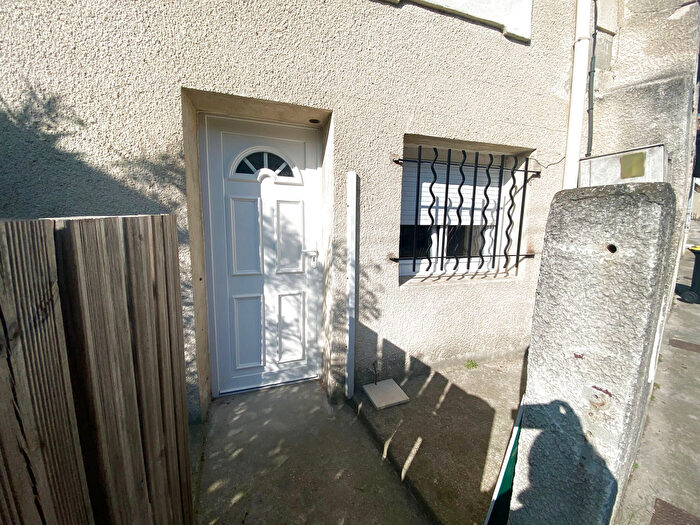 Appartement à louer - Nîmes, Croix de Fer, Mont Duplan - 2 pièces - 1 chambre