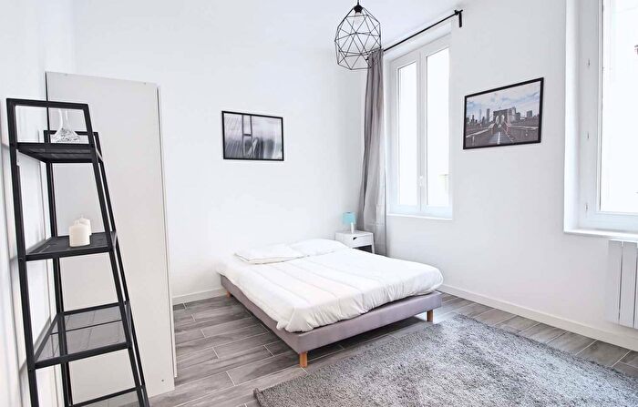 Appartement 1 pièce à louer à Cinq Avenues, Marseille 4ème arrondissement