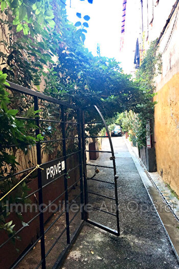 Appartement à louer - Aix-en-Provence, Centre-ville - 1 pièce