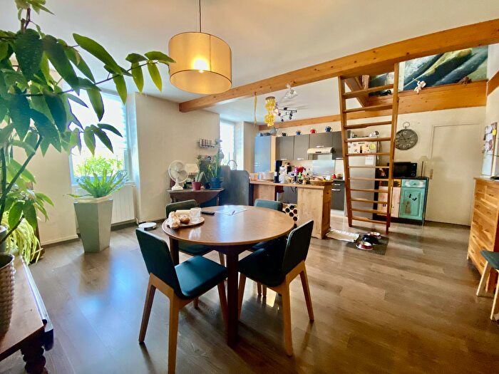 Maison à vendre - Uchizy - 9 pièces - 6 chambres