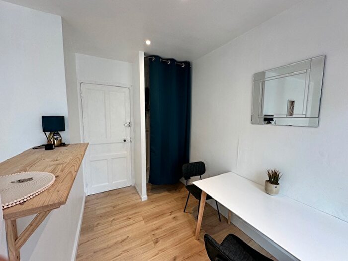 Appartement à louer - Brest, Kérourien - 1 pièce