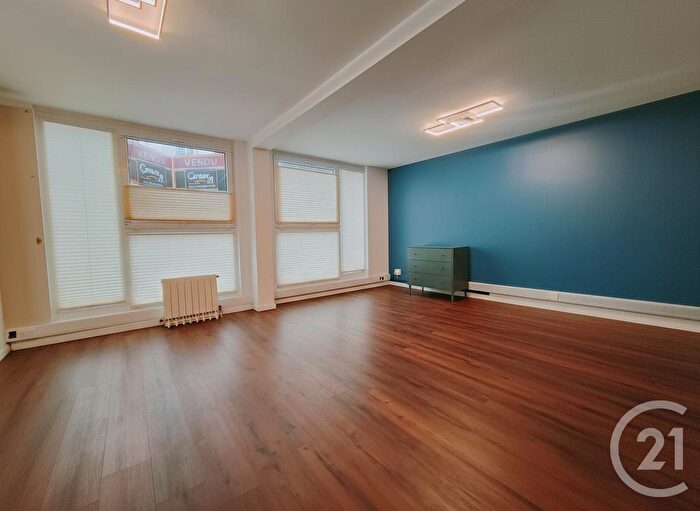 Appartement à vendre - Schiltigheim, Vieux Schilick, Centre-ville, Nouvelle Cité - 3 pièces - 2 chambres