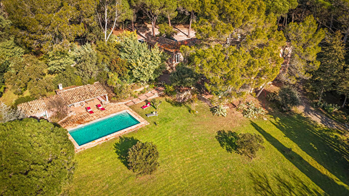 Maison à vendre - Saint-Raphaël, Valescure, Vaulongue - 8 pièces - 5 chambres