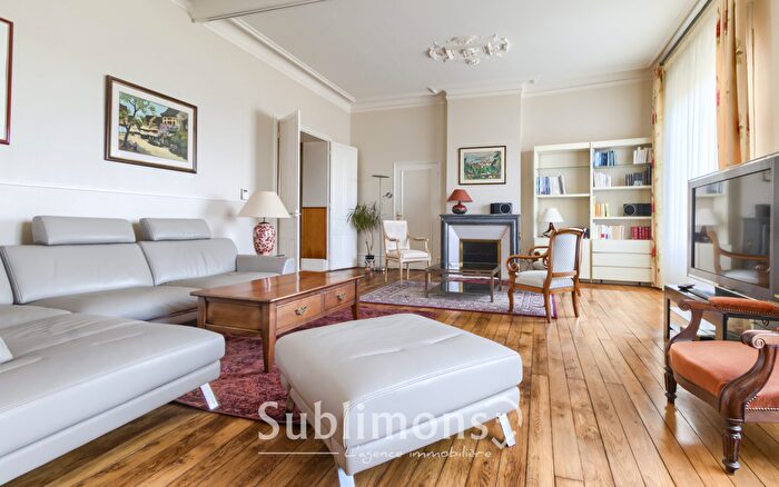 Maison à vendre - Port-Louis - 8 pièces - 5 chambres