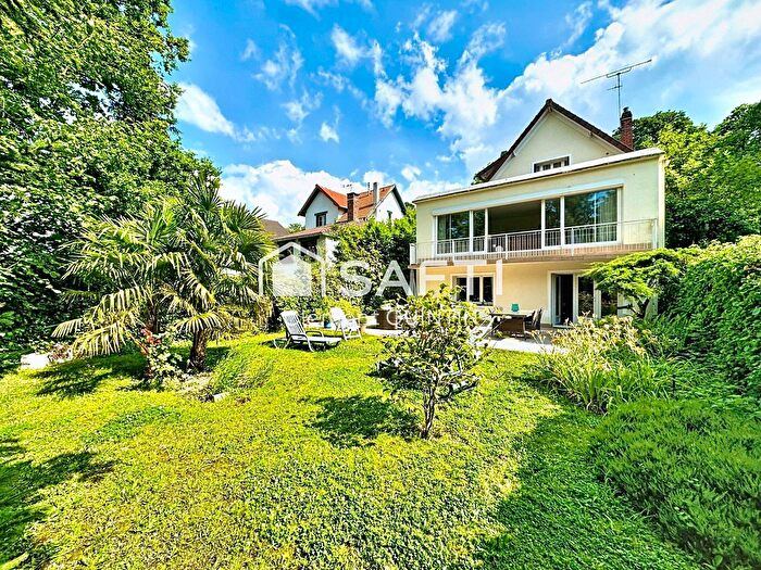 Maison 7 pièces à vendre à La Celle-Saint-Cloud, La Chataigneraie