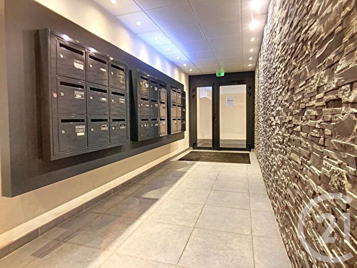 Appartement à louer - Sainte-Savine - 1 pièce