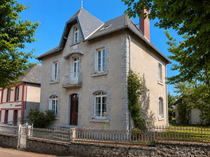 Combressol : Maison 9 pièces à vendre
