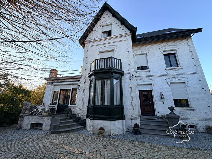 Maison à vendre - Hautmont, Bateliers, Bois-du-Quesnoy - 12 pièces - 5 chambres
