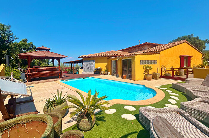 Maison à vendre - Les Mayons - 6 pièces - 4 chambres