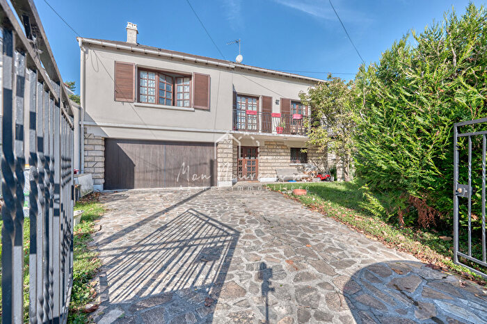 Maison à vendre - Gournay-sur-Marne - 8 pièces - 5 chambres