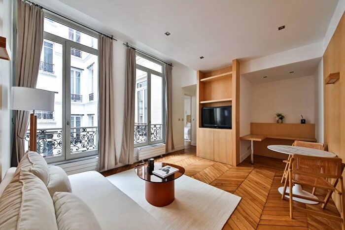 Appartement à louer - Paris e , Triangle dOr - 2 pièces - 1 chambre