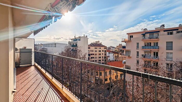 Appartement à vendre - Nice, Saint-Roch - 2 pièces - 1 chambre