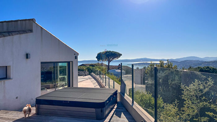 Maison à vendre - Roquebrune-sur-Argens - 4 pièces - 3 chambres