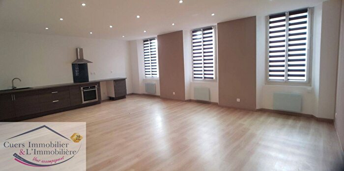 Appartement à louer - Cuers - 4 pièces - 3 chambres