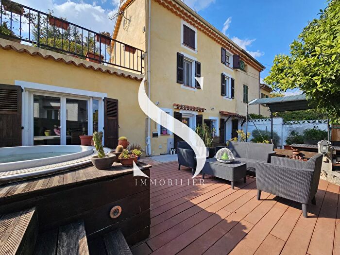 Maison à vendre - Vallauris, Centre-ville - 4 pièces - 3 chambres