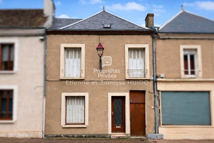 Maison à vendre - Vatan - 7 pièces - 5 chambres