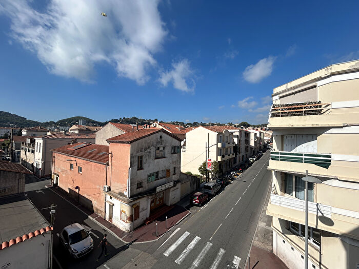 Appartement à louer - Vallauris, Centre-ville - 3 pièces - 2 chambres