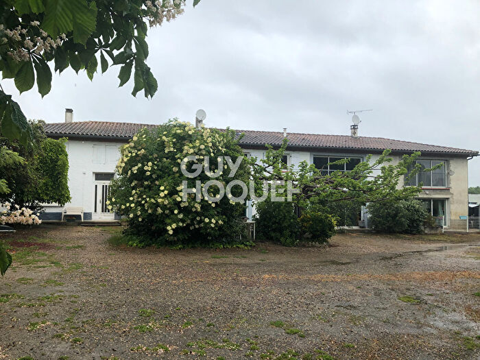 Maison à vendre - Mas-Grenier - 8 pièces - 5 chambres