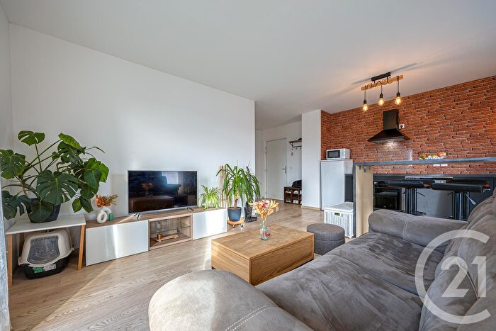 Appartement à vendre - Sales - 4 pièces - 3 chambres