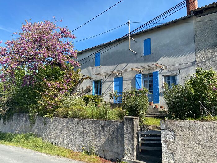 Maison à vendre - Comberanche-et-Épeluche - 9 pièces - 4 chambres