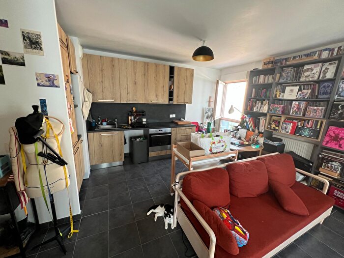 Appartement 2 pièces à Villeurbanne, Buers, à vendre