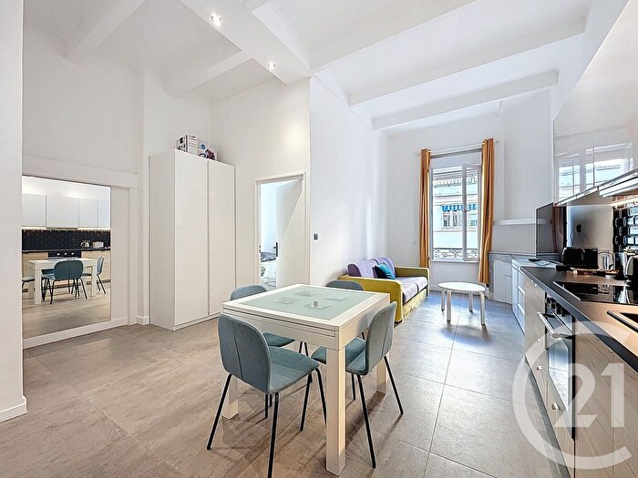 Appartement à louer - Cannes, Centre-ville - 2 pièces - 1 chambre