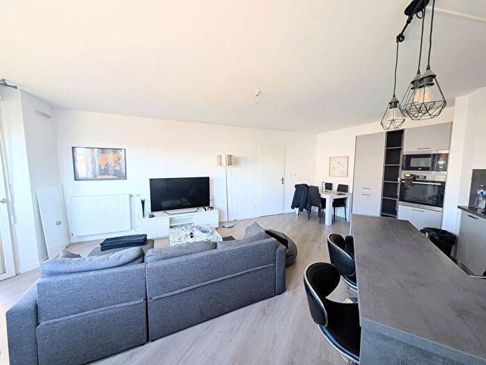 Appartement à louer - La Justice, Rosny-sous-Bois - 3 pièces - 2 chambres