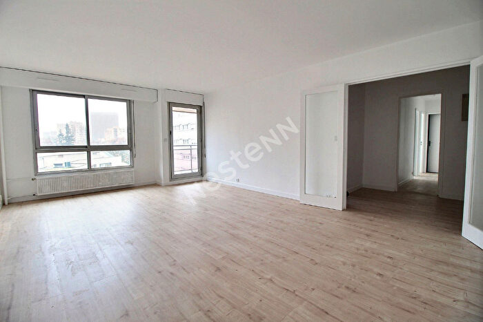 Courbevoie, Hôtel de ville : Appartement 3 pièces à louer