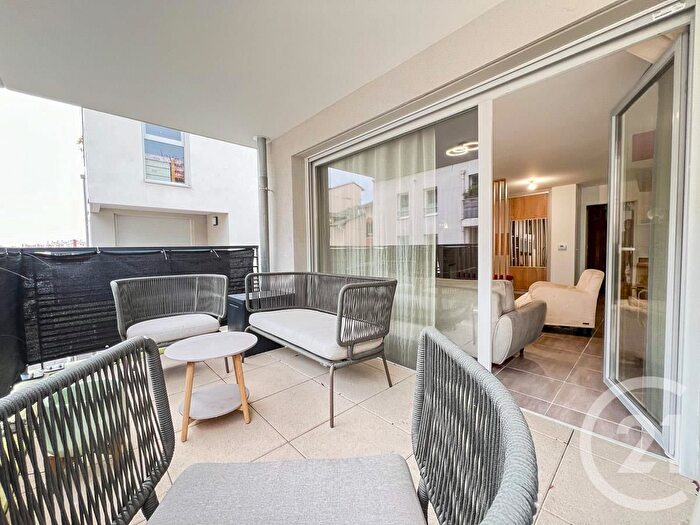 Appartement à vendre - Lyon e  - 4 pièces - 3 chambres