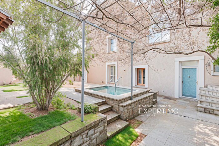 Maison à vendre - Saint-Martin-de-Castillon - 10 pièces - 6 chambres