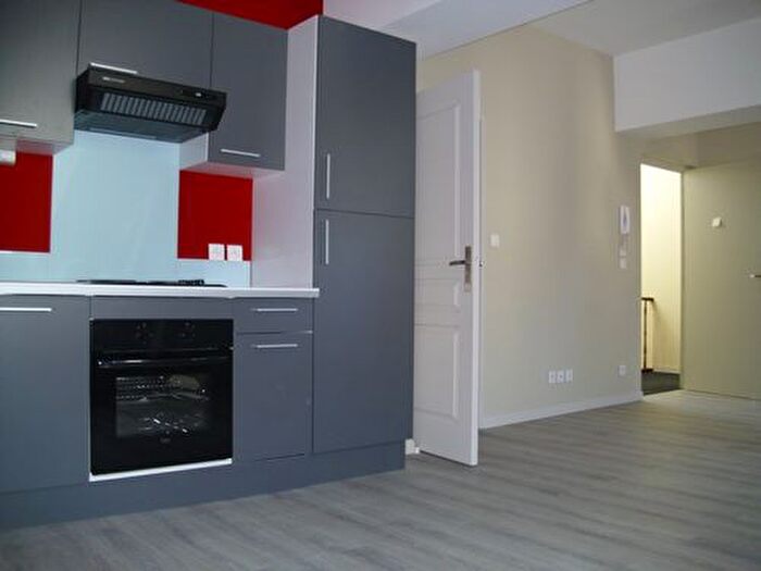 Appartement à louer - Périgueux, Centre-ville, La Gare, Saint-Martin - 2 pièces - 1 chambre