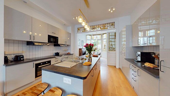 Appartement à louer - Centre, Lille - 13 pièces - 11 chambres