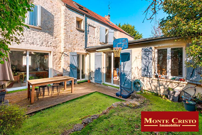 Maison à vendre - Fontenay-le-Fleury - 6 pièces - 4 chambres