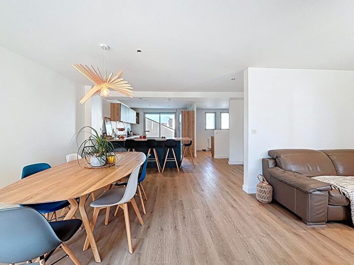 Maison à vendre - Port-Louis - 7 pièces - 5 chambres