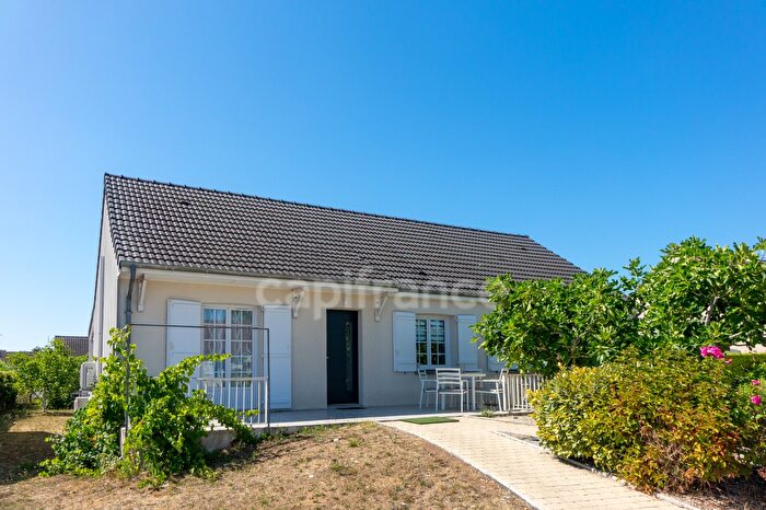 Saint-Denis-de-l'Hôtel : Maison 6 pièces à vendre