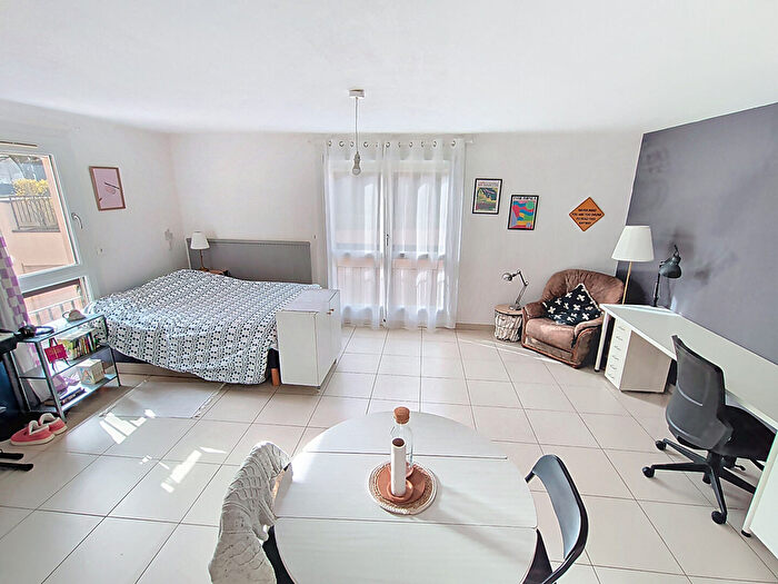 Appartement à louer - Dijon, Drapeau, Maladière - 1 pièce