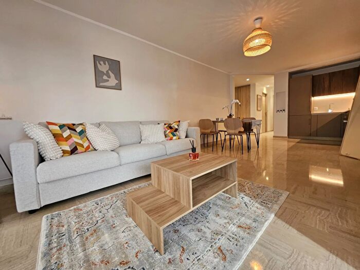 Appartement à vendre - Cagnes-sur-Mer, Le Cros de Cagnes, Les Vespins - 3 pièces - 3 chambres